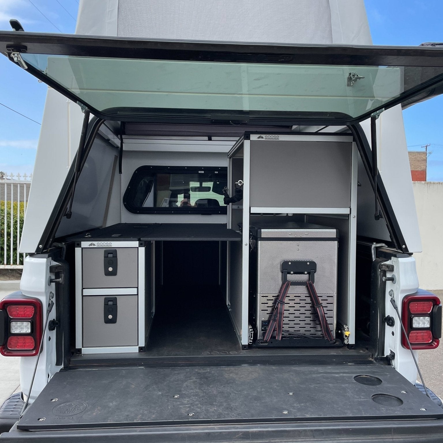 Goose Gear Camper System Camper 5 Ft. Bed Plate System for Tacoma (200