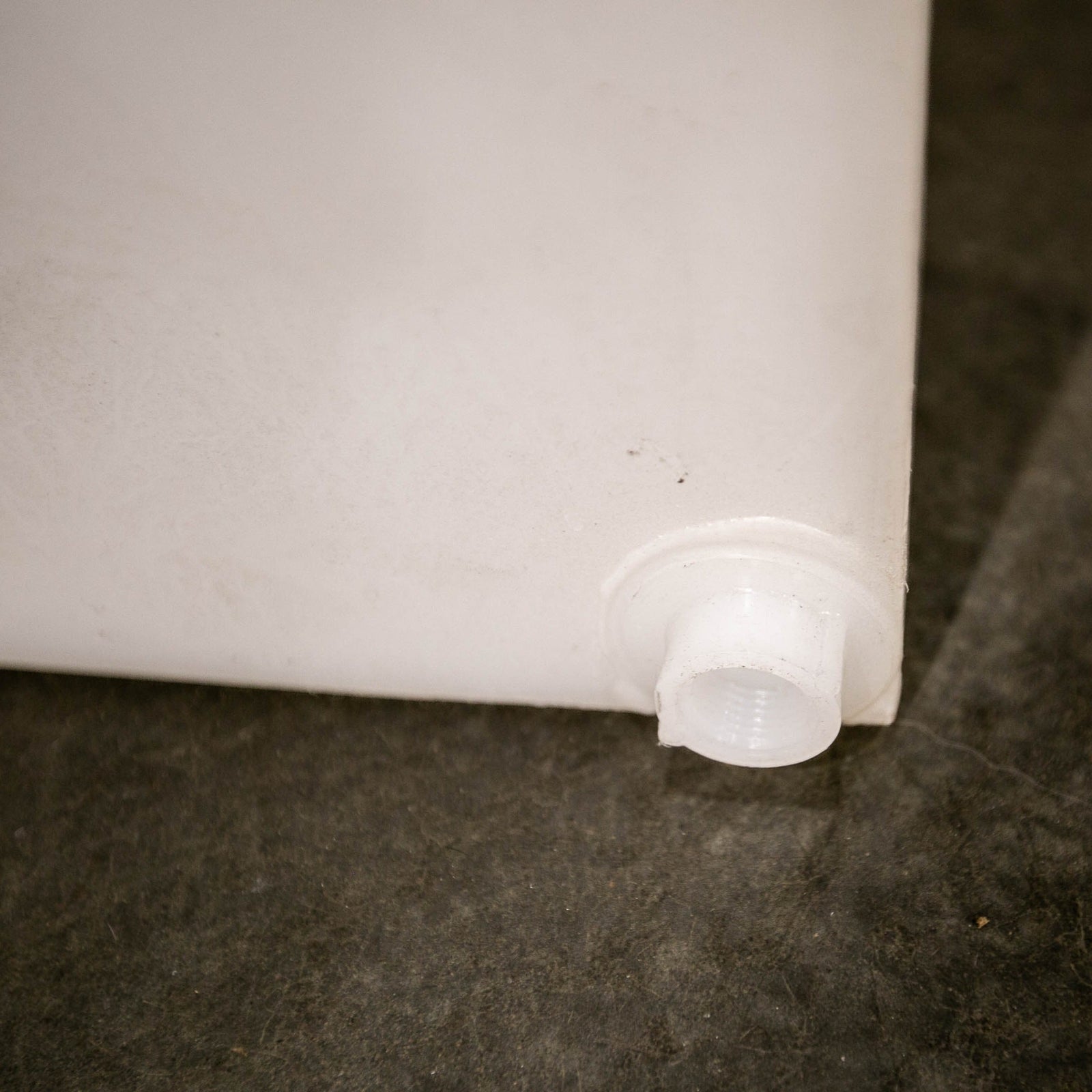 Alu-Cab Lower Bulkhead 12 Gallon Water Tank | Aspire Auto Accessories